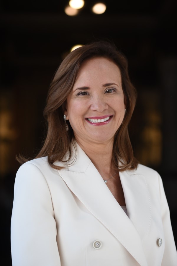 Costarricense Gisela Sánchez es juramentada como la décimo sexta ...